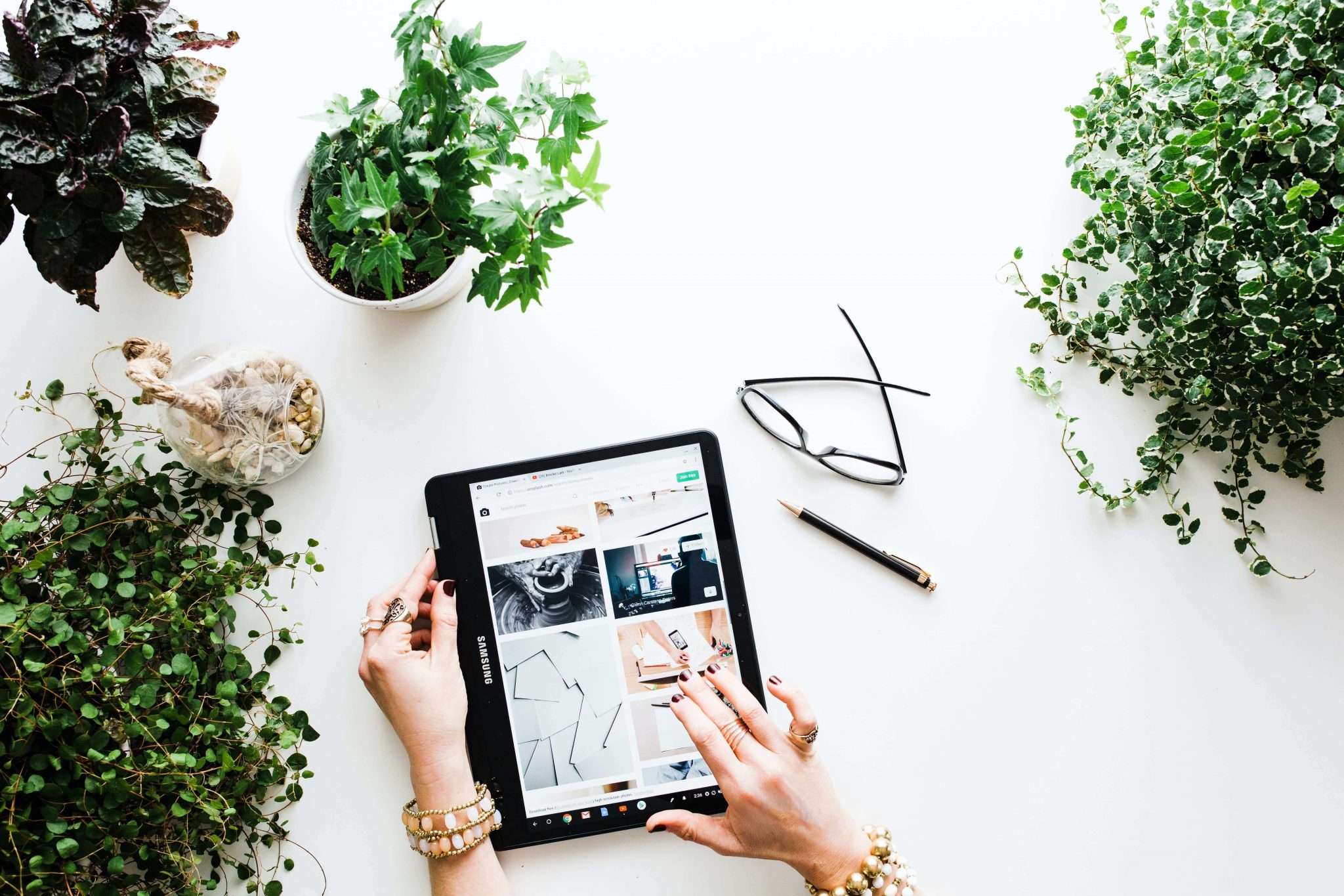 371 Lifestyle Topics That Your Readers Will Love! - OUT AND BEYOND