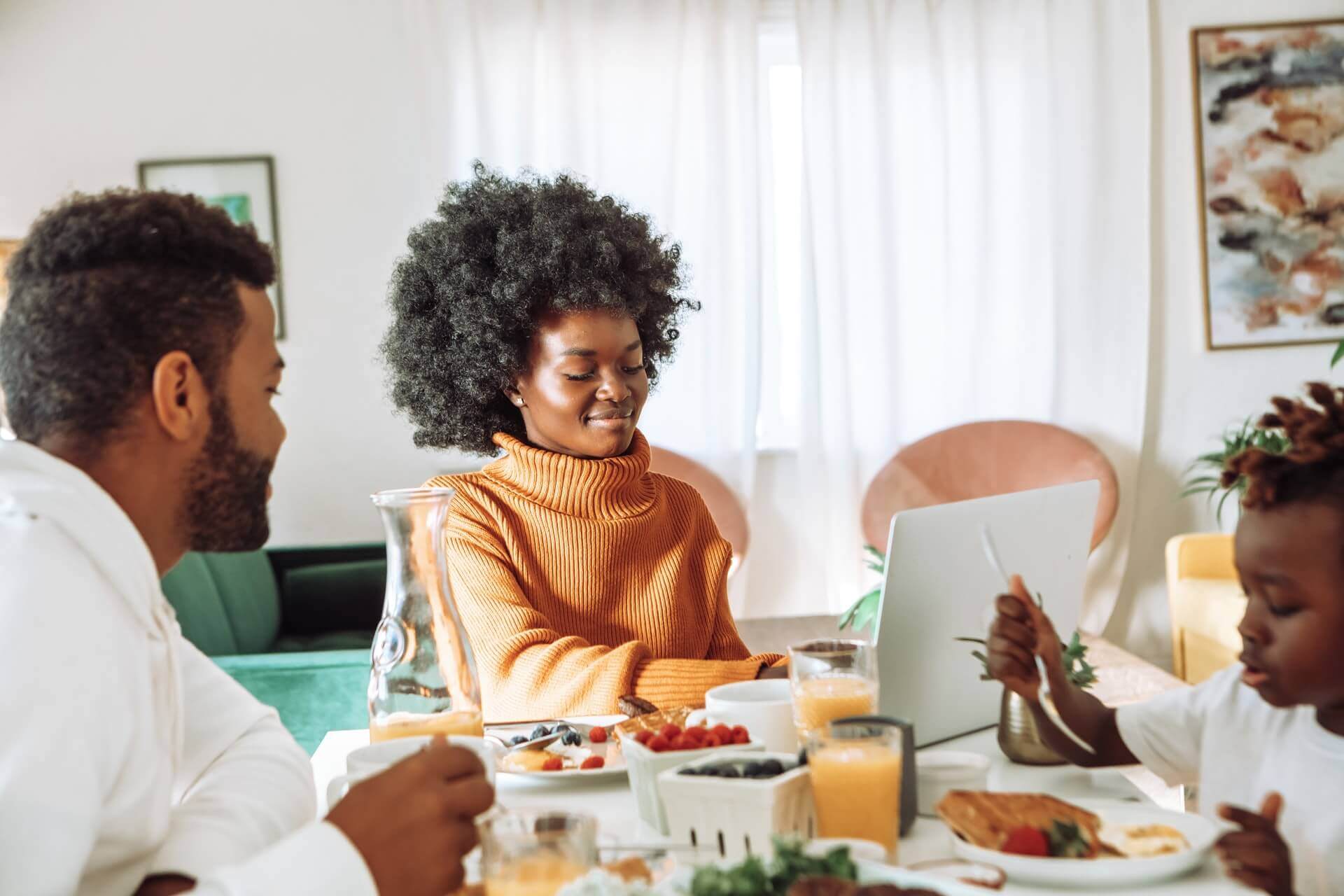How To Start A Mom Blog That is Profitable and Helpful!