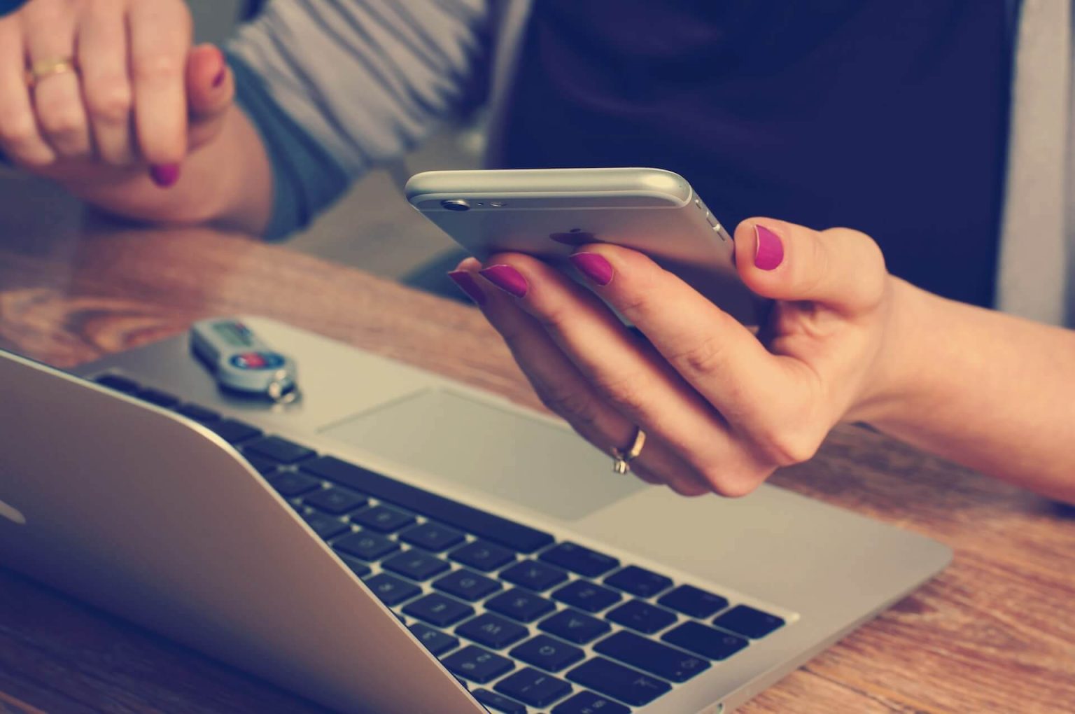 9 Best Bank Accounts For Your Etsy Business!