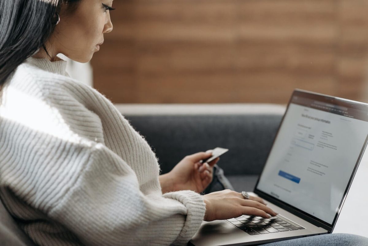 9 Best Bank Accounts For Your Etsy Business!
