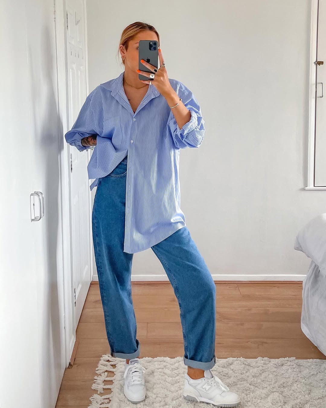 Best Stay-at-Home Mom Outfits For Busy Moms!
