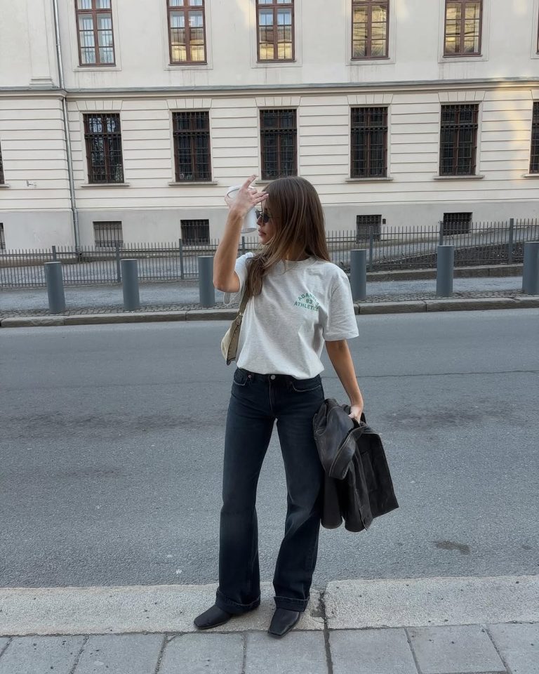 Best Stay-at-Home Mom Outfits For Busy Moms!