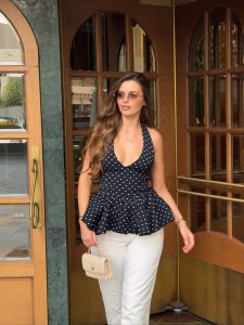 16 Chic & Classy Rich Girl Outfits Ideas (For Every Occasion!)