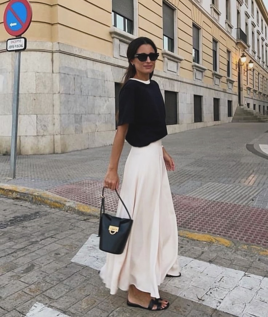 Rich Mom Outfits - OUT AND BEYOND